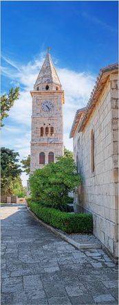 Wallario Glasbild Stille am Kirchturm - 50 x 125 cm Wandbilder Glas in Premium-Qualit&auml;t: Brillante Farben, freischwebende Optik