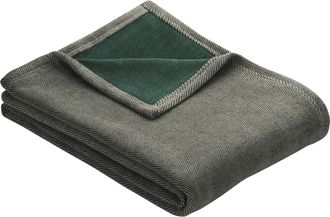 Ibena Aberdeen Kuscheldecke 150x200 cm - Decke grau grün mit elegantem Fischgratmuster, dicht gewebte und wärmende Wolldecke