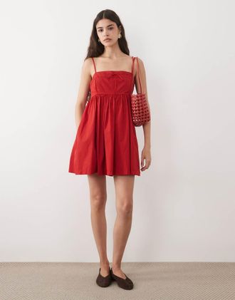 Abercrombie & Fitch Robe babydoll courte &agrave; bretelles et encolure carr&eacute;e - Rouge