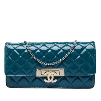 Chanel Sac bandouli&egrave;re matelass&eacute; en cuir verni vintage doccasion - Femme - Pre-owned - Bleu - Taille: ONE Size