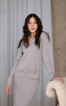 Passioni Strickpullover mit lockerer Passform, Kragen, Strassdetails und Vordertasche