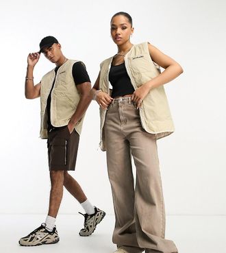 Columbia Doverwood - Leichte Unisex-Steppweste in Beige mit Knitterstruktur, exklusiv bei ASOS-Neutral