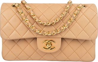 Chanel Crossbody Bags - Chanel Quilted Lambskin 24K Gold Small Double Flap - Gr. unisize - in Beige - f&uuml;r Damen