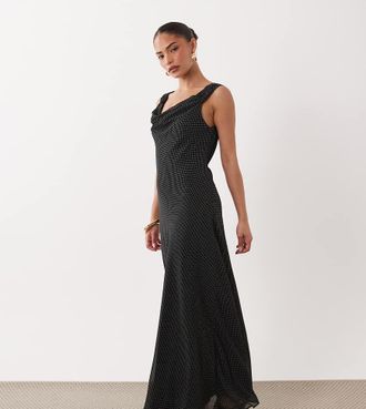 Forever New robe longue en mousseline &agrave; &eacute;paules d&eacute;nud&eacute;es avec d&eacute;tail nou&eacute; au dos &agrave; pois-multicolore