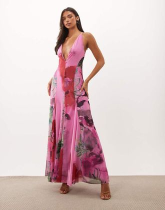 Asos robe longue en tulle imprim&eacute; &agrave; d&eacute;collet&eacute; plongeant violet &agrave; fleurs-Multi