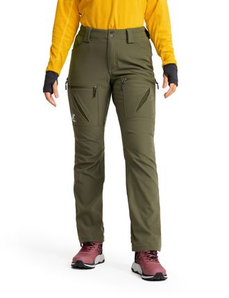 RevolutionRace Hiball Softshell Pants für Damen, Outdoor Hosen für Wandern, Grape Leaf, XS