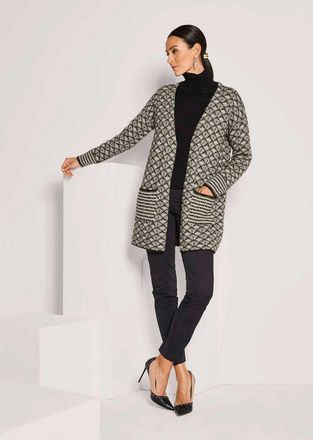 Madeleine Strickjacke Herbstcardigan mit grafischem Muster Kragenlose Longjacke mit aufgesetzten Taschen und Langarm