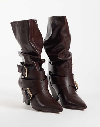 Asos Cade Stiefel mit Schnallendetail und Absatz in Schokobraun-Gr&uuml;n