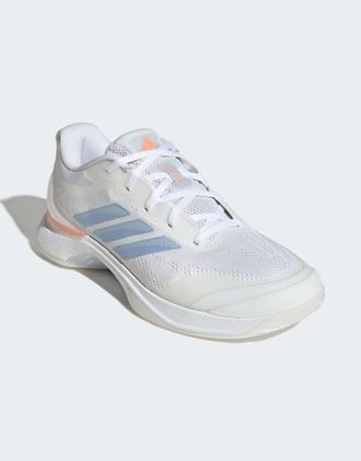 adidas adidas Performance - Avacourt 3 - Tennisschuhe in Core-Schwarz/Halo-Blau/Beam