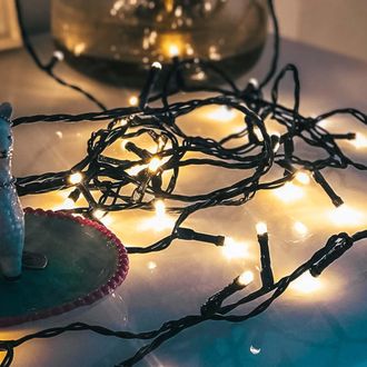 Hellum LED Lichterkette Außen mit Timer, 23,9m beleuchtet 240 LED, Lichterkette warmweiß mit Fernbedienung, strombetrieben mit Stecker, Weihnachtsbaumbeleuch