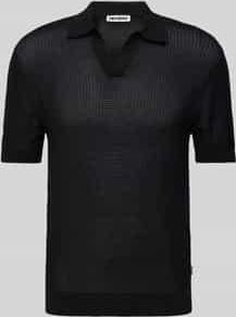 Review Strickshirt mit Polokragen und V-Ausschnitt