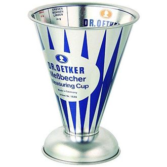 Dr. Oetker Messbecher Nostalgie, Messkanne aus Weißblech, trichterförmiger Messbecher mit vielfältiger Skalierung aus der Serie Modern Baking - Retro Design (Maß