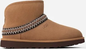 UGG Classic Mini Crescent Boot für Damen in Brown, Größe Schaffell