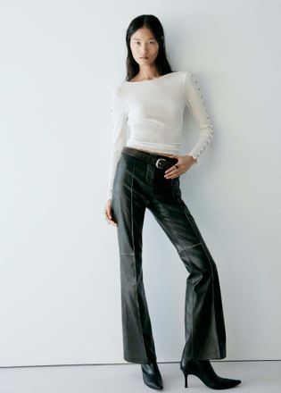 Mango T-shirt en maille c&ocirc;tel&eacute;e avec boutons d&eacute;coratifs blanc - Femme - XS - MANGO