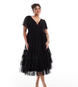 Lace & Beads Plus Linvitée - Madison - Robe mi-longue en tulle à col V - Noir