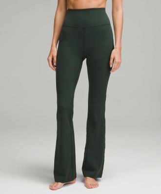 lululemon Groove Hose mit superhohem Bund und ausgestelltem Bein aus Nulu f&uuml;r Frauen - Gr&ouml;&szlig;e 14 in Legacy Green