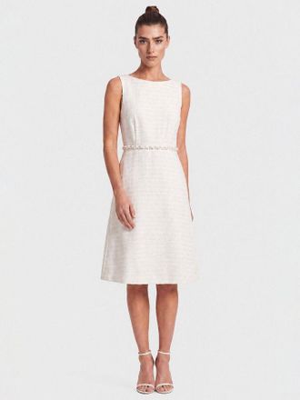 Apart Brautkleid mit Perlenborte