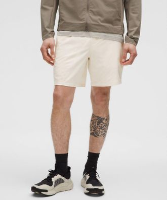lululemon Pace Breaker Shorts mit Liner f&uuml;r M&auml;nner - 18 cm - Gr&ouml;&szlig;e 3XL in Light Ivory