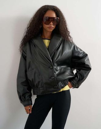 Topshop super Oversize-Bomberjacke aus Kunstleder mit Schalkragen in Schwarz