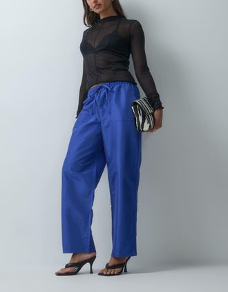 Vero Moda pantalon en taffetas &agrave; jambes larges et taille &agrave; nouer bleu cobalt