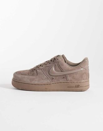 Nike Air Force 1 07 - Sneaker in Braun mit Bubble-Swoosh-Logo-Brown