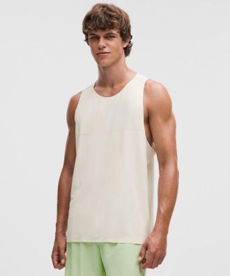 lululemon Fast and Free Tanktop für Männer - Größe 2XL in Light Ivory