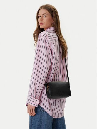 Calvin Klein Handtasche Foil Logo Elongated Camera Bag LV04F3276G Schwarz