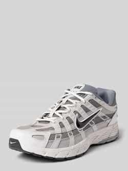 Nike Sneaker mit Logo und Schn&uuml;rung