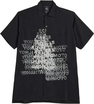 Yohji Yamamoto Homme, Chemises, Noir, Taille: M Placed Graphic Short Sleeve Long Shirt