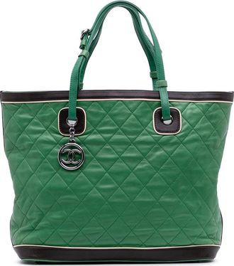 Chanel Shopper - Large Quilted Lambskin Country Club Tote - Gr. unisize - in Grün - für Damen
