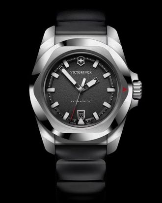 Victorinox by Swiss Army I.N.O.X. Quartz 41mm 20 ATM Kautschukarmband Herrenuhr 242028