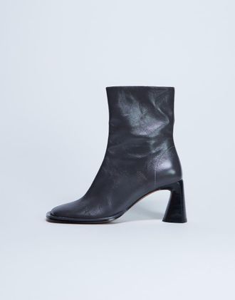 Topshop Star - Hochwertige Stiefel aus Leder in Grau mit runder Zehenpartie und Blockabsatz