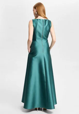 Swing Abendkleid - Robenartiges Abendkleid mit Eingrifftaschen Figurbetonte Passform in A-Linie