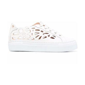 AGL Baskets avec d&eacute;tail de d&eacute;coupe laser - Femme - Chaussures - Blanc - Taille: 41 EU