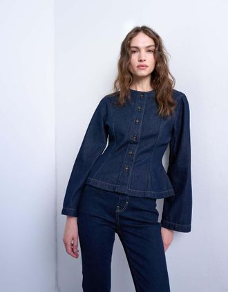 Topshop Top à manches longues en denim avec ourlet à basque - Indigo-Bleu