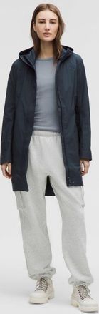 lululemon Rain Rebel Jacke mit Isolierung für Frauen - Größe 10 in True Navy