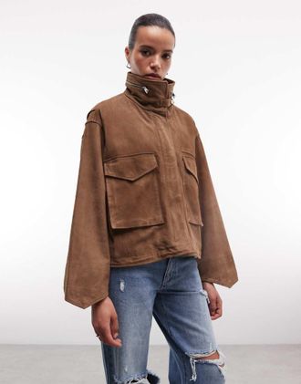 AllSaints Clay - Veste courte en daim &agrave; col chemin&eacute;e - Marron noix