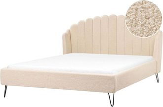 Beliani Polsterbett Beige Boucl&eacute; mit Lattenrost 180x200 cm Hohes Kopfteil Vertikale Steppung Muschel-Design Schlafzimmer Doppelbett Ohrenbett Modern