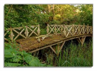 Wallario selbstklebendes Poster - Verwunschene Br&uuml;cke, Aufkleber in Premiumqualit&auml;t, Klebefolie Gr&ouml;&szlig;e: 70 x 100 cm (Riesenposter)