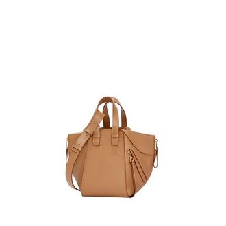 Loewe Sac bandouli&egrave;re Hammock Compact en cuir grain&eacute;