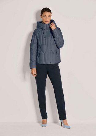 Madeleine Outdoorjacke Elegante Winterjacke mit Daunenf&uuml;llung Daunenjacke mit Kapuze, verdeckte Knopfleiste, Stehkragen, Langarm