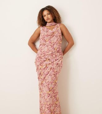 Pretty Lavish Curve Maxikleid mit abstraktem Beerenprint, R&uuml;schen, Schaldetail und Schlitz vorn-Bunt