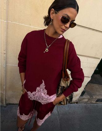 Never Fully Dressed Strickpullover mit langen &Auml;rmeln und Spitzensaum in Burgunderrot