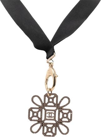 Chanel 2017 Gold Plated Rhinestones Embellished Snowflake Pendant Necklace costume necklace - Noir