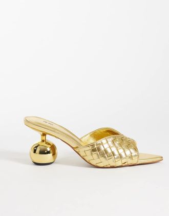 JW PEI Ellie - Goldfarbene Mules in Flechtoptik mit kugelf&ouml;rmigem Absatz