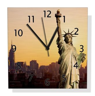 Wallario Design Wanduhr Freiheitsstatue New York aus Aluverbund, Alu-Uhr Gr&ouml;&szlig;e 30 x 30 cm, Schwarze Zeiger mit Metalloptik
