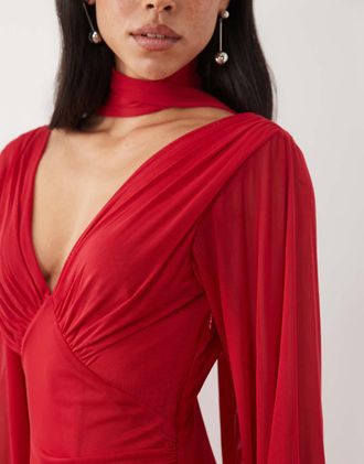 Pretty Lavish Chiffon-Kleid mit tiefem Ausschnitt, Schal-Detail, transparentem Saum, Maxikleid in Rot
