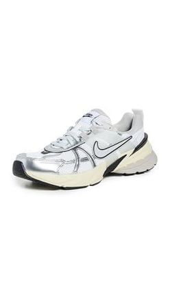 Nike Nike Femme V2k Run Fashion-Sneakers, Summit White Metallic Silver, 39 EU