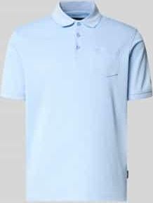 Bugatti Regular Fit Poloshirt mit Brusttasche und Label-Stitching