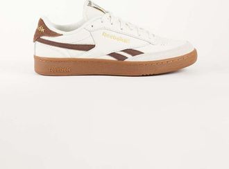 Reebok Club C Revenge Vintage Sneaker in Wei&szlig; und Braun mit Gummisohle